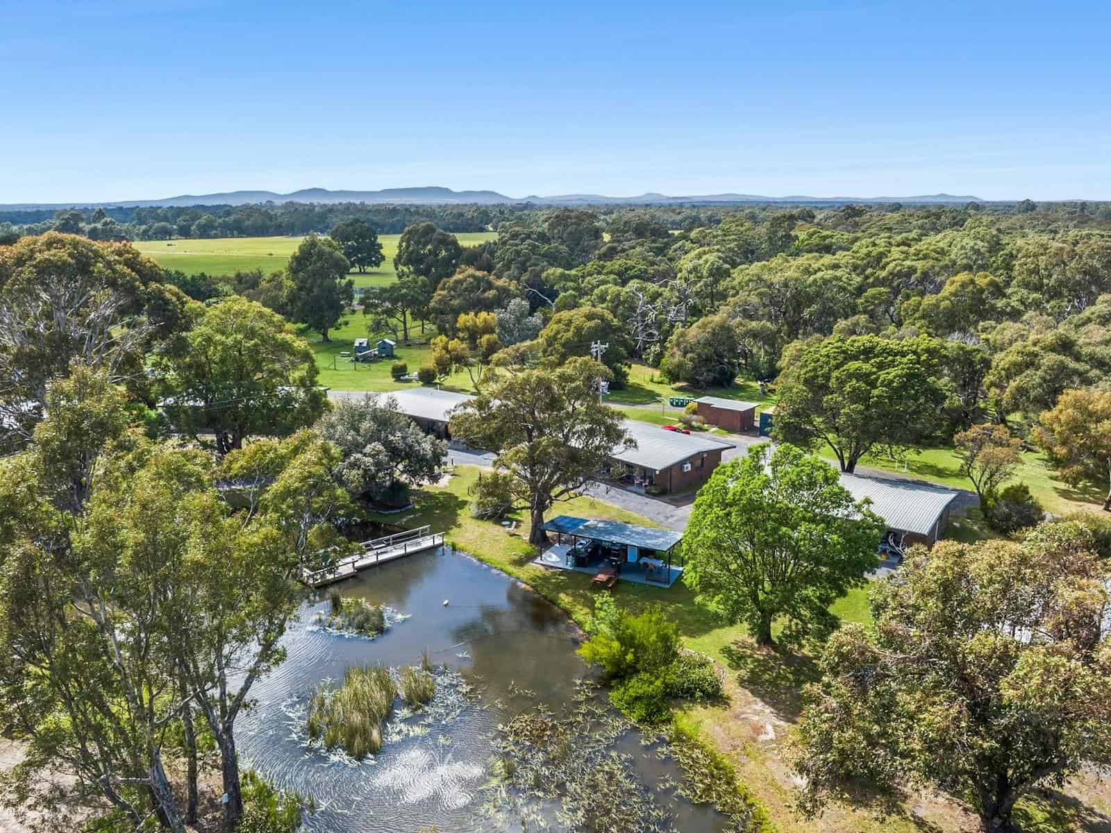 Halls Haven Holiday Units - Lets Go Victoria