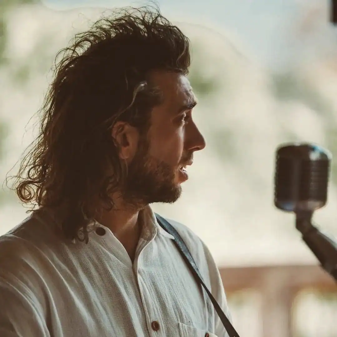 Angus Montaigne - Lets Go Victoria